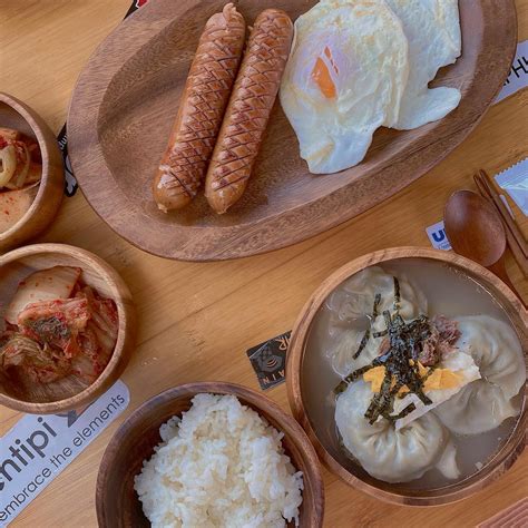 꾹꾹맘 꿈을 꾸는 집 살림 집밥 그런하루 🍽윤남매 식판 스토리 하루가 종일 그런날😌 함께 하는 내내 행복하고 가끔 잡은 두손이 따뜻하고 같이 보는 곳이 빛나던