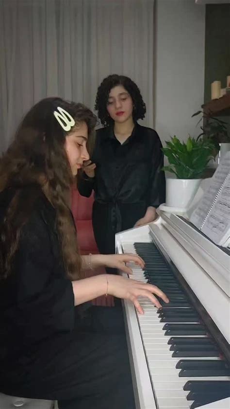 ‎🎀مهرناز هستم نوازنده پیانو🎹‎ ‎از متفاوت بودن نترس سبک زندگی خودت را داشته باش و حتی اگر نتیجه