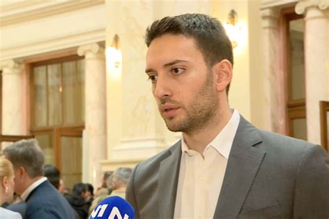 Pavle Grbović Bunt U Srbiji Niče Poput Pečuraka