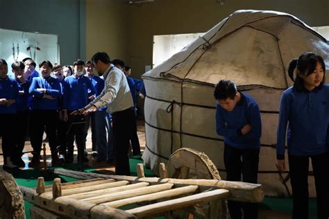 МОНГОЛЫН ҮНДЭСНИЙ МУЗЕЙ Олонлог Академи сургууль