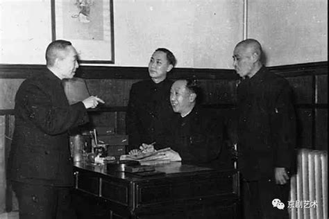 名角扎堆京剧院 新流派“难产”40年傅谨