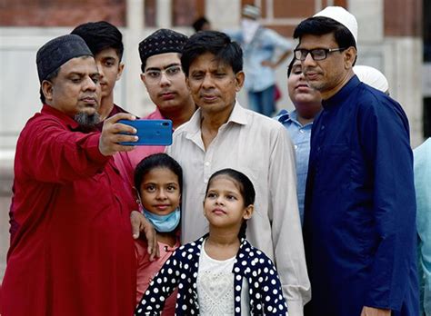 देश भर में मनाया गया ईद उल अजहा का पर्व