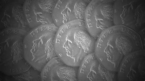 ¿de Qué Está Hecha La Moneda Heptagonal De 10 Pesos Que Se Vende Hasta En Un Millón 500 Mil