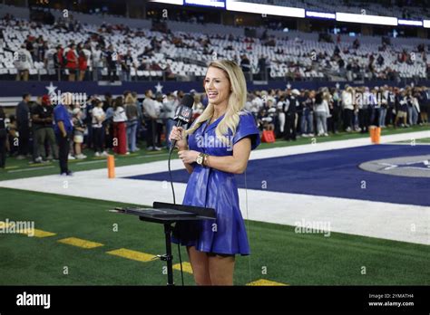 Nfl Network Reporter Jane Slater Before A Monday Night Nfl Football