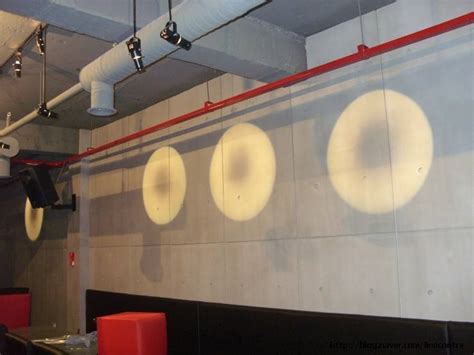 콘플로아 타공형 노출콘크리트연출로서 석고보드mdf방수합판위에 고강도 스톤마감재 콘플로로아노출스톤