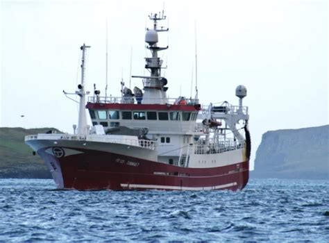 Jn Fo Tummas T Ango Og Tróndur í Gøtu Landa Makrel á Tvøroyri