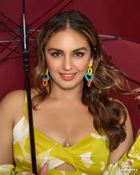 Huma Qureshi Photos Bollywood Actress Photos Images Gallery Stills