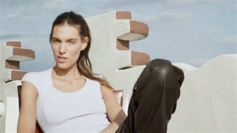 Charlotte Cardin Dévoile Une Surprise Super Sexy Pour Ses Fans 24