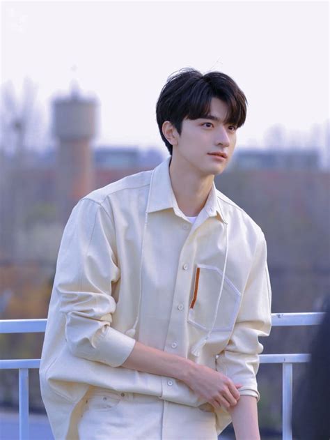 林一 210601 Gambar Pacar Aktor Potret Keluarga