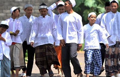 3 Puisi Santri Merdeka Penuh Makna Kisah Web