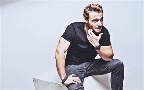 다운로드 케렘 부르신 터키 유명인 영화 배우들 얘들아 케렘 부르신과 함께한 사진들 터키 배우 케렘 부르신 화보 촬영 바탕 화면 무료 데스크톱 용 무료 데스크톱 용 그림