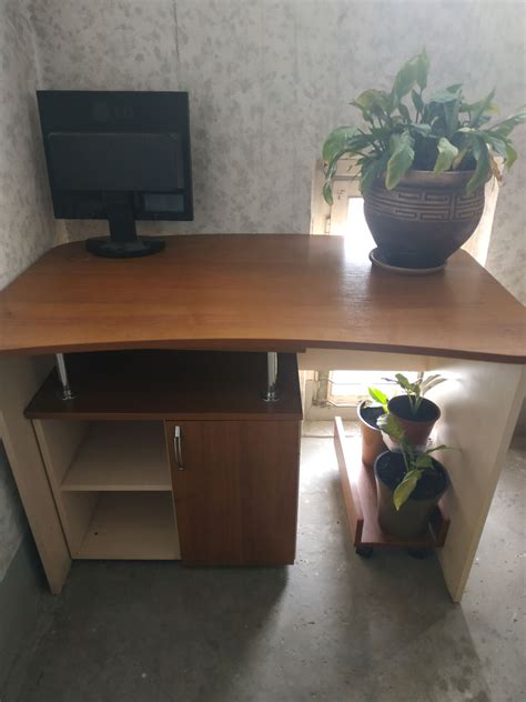 Стол письменный шкафчик и пенал с полочками