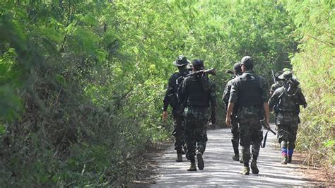 ဒီးမော့ဆိုမှာ တိုက်ပွဲပြင်းထန်နေလို့ ဒေသခံတစ်ထောင်နီးပါး ထွက်ပြေးနေရ Youtube