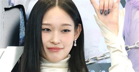 신세계 3세 애니 문서윤 올데이프로젝트 데뷔일 공개석상 등장…늘씬 각선미