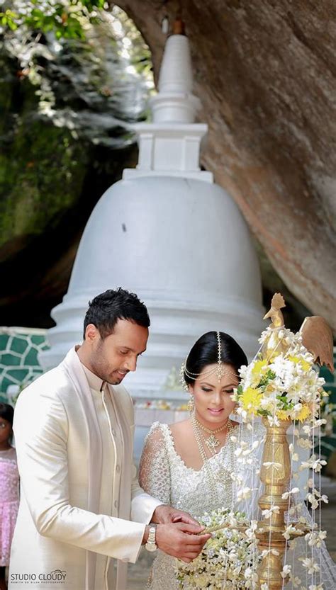 Srilankan Actress Menaka Peiris And Ranil Wedding