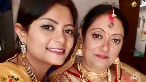 It S My Mom S Wedding Heartwarming Video Shows Daughter Getting Her Mother Remarried At