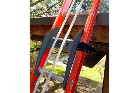 Fluke Module Lift™ Streamline Solar Panel Installation Fluke