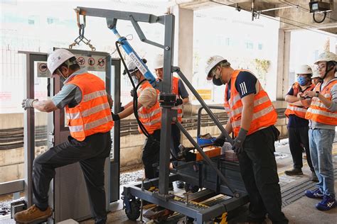 港鐵料明年內完成安裝東鐵13車站月台幕門 1454 20240220 港聞 即時新聞 明報新聞網
