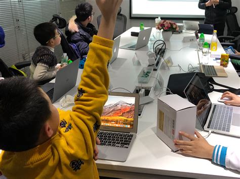 Minecraft 我的世界”青少年编程课程训练营萌q小天才 Qgenius® 全才产品经理培训