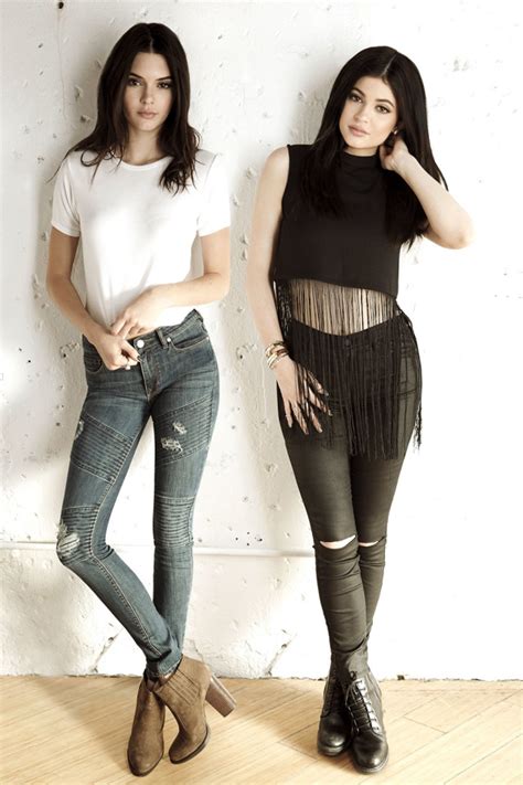 Download Wallpaper Photo Girls Jeans Figure Kylie Jenner Kendall