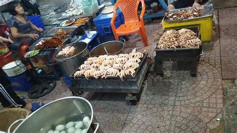 베트남 호치민 4군 해산물 거리 현지인들에게 유명한 해산물 음식점