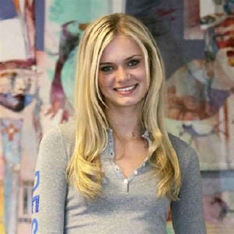 Sara Paxton Aquamarine Hair