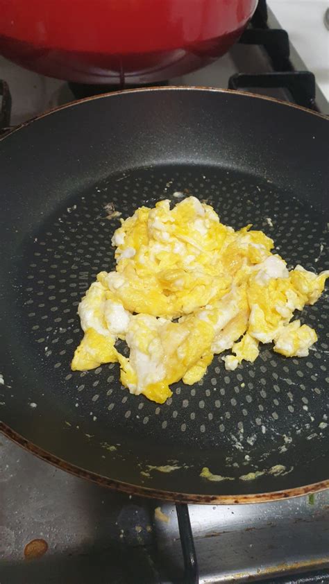 계란과 허브를 좋아하는 사람들이라면 다~ 좋아하는 맛있는 스크램블