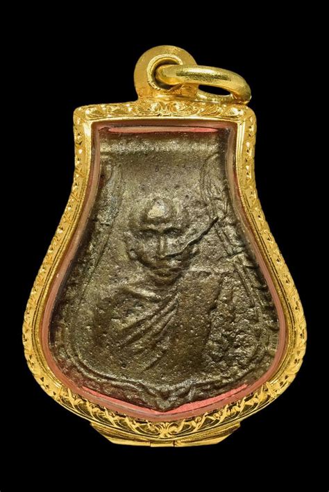 เหรียญหล่อคอน้ำเต้า หลวงพ่อน้อย วัดธรรมศาลา รุ่นแรก สภาพองค์นี้สวยมากครับ คมชัดลึกทุกรายละเอียด