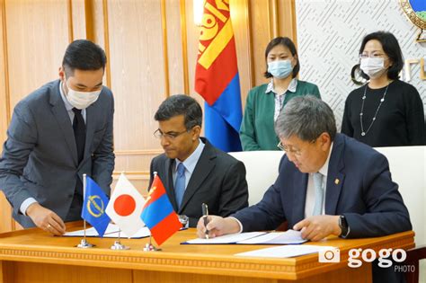 Монгол Улс Азийн хөгжлийн банкнаас олгох буцалтгүй тусламжийн гэрээнд гарын үсэг зурлаа