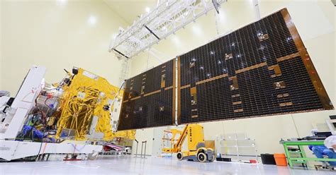 태양 전지판 펼친 천리안 2a 위성