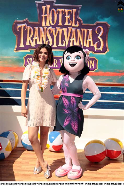 Selena Gomez Hot Photocall With Mavis Animated Character Se
