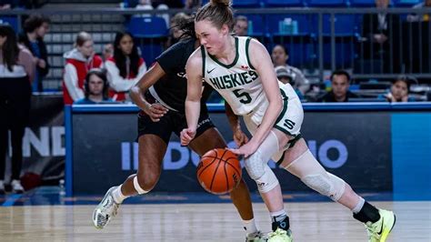 Saskatchewans Gage Grassick Lauriers Taylor Elgersma Are Named U