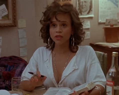 Rosie Perez Reveals Woody Harrelsons Comment About Her Body While