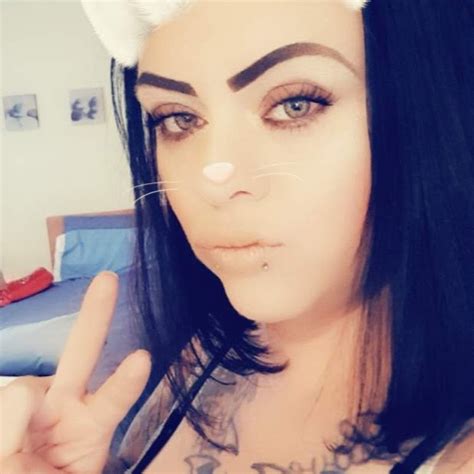 Curvy Inked Girl Smoking Tattooed Model Youtube