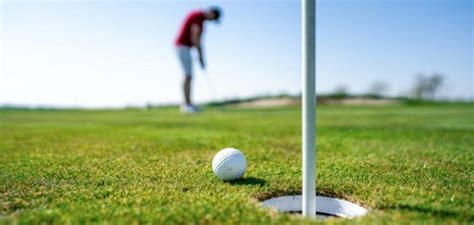 بحث عن لعبة الغولف موضوع