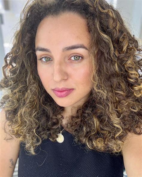 Raiane Mello Raianemmello • Instagram Photos And Videos