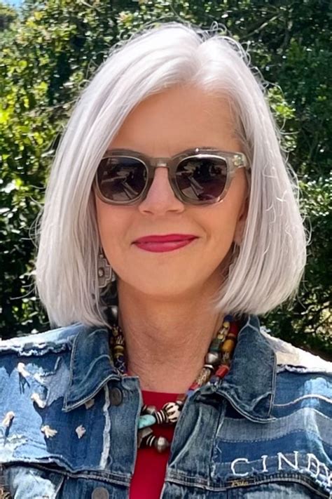 Going Gray Heres How To Do It With Style And Confidence Grey Hair
