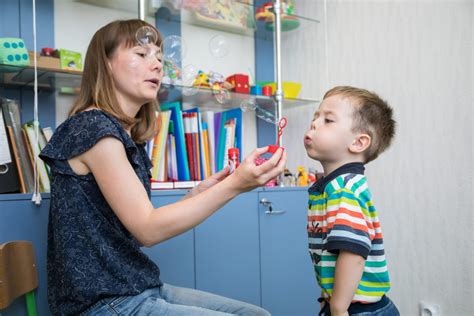 Логопед дефектолог картинки