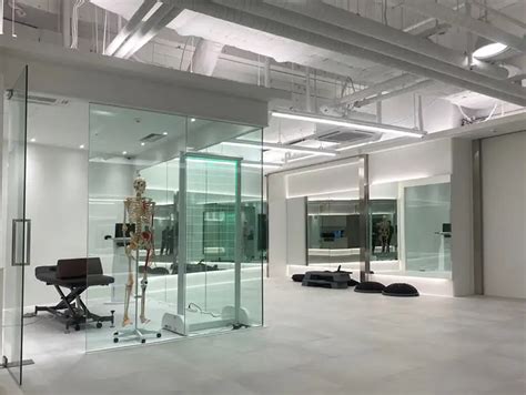 그린 컬러 유리 가벽 포인트 모던 미니멀 50평 재활 운동 센터 인테리어 고양 덕양구 덕은동