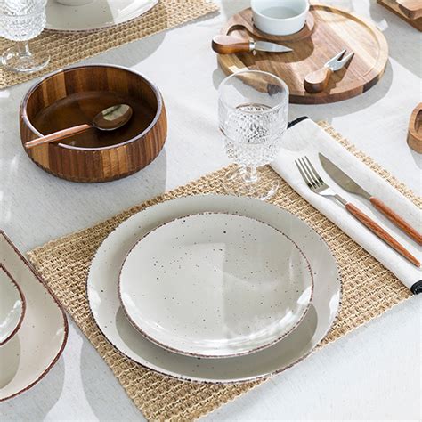 Как красиво накрыть стол на природе для гостей