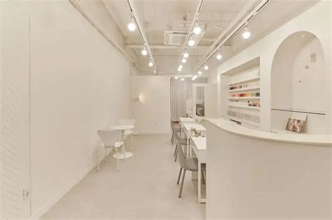 화이트톤 모던하고 깔끔한 13평 네일샵인테리어 안산 단원구 고잔동