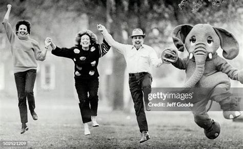 23 Sharon Lois And Bram Photos And High Res Pictures Getty Images