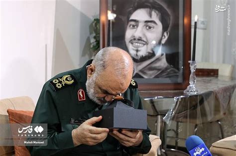 عکس دیدار سردار سلامی با خانواده شهید علی‌وردی