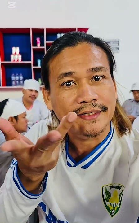 ក្រុមកីទ្បាបាល់ទាត់ និស្សិតអាហារូបករណ៍ អ ម ត នឹងប្រកួតជាមួយក្រុមផ្ការីគ្រប់រដូវរបស់លោក ពាក់មី