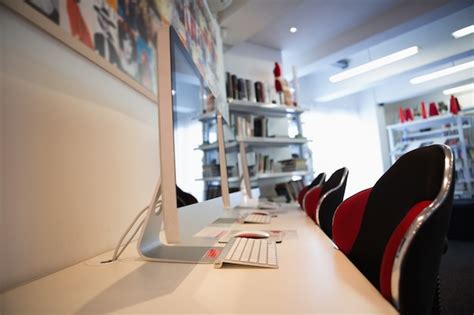 Premium Photo Empty Computer Room