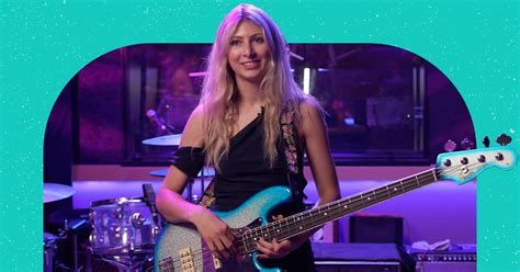 Video Blu Detiger Shows Off Her New Fender Signature Reverb News