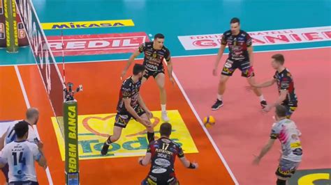 Good Old Campfire Simon Golding R Volleyball