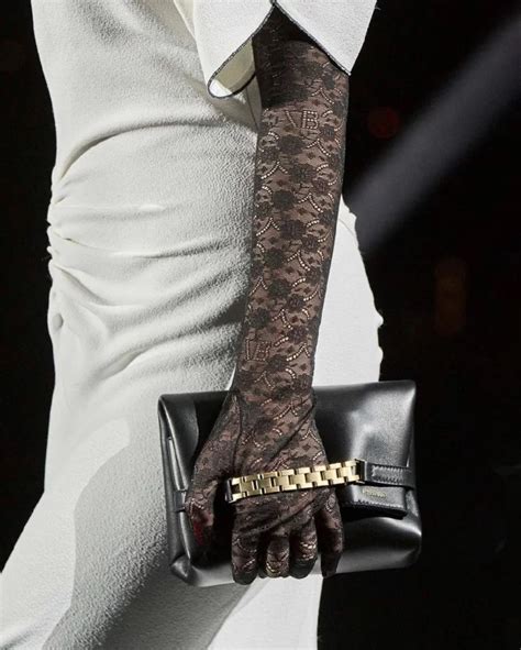 تنها دخترِ سوپر مدلِ افسانه ای کریستی ترلینگتون جا پای مادرش گذاشت