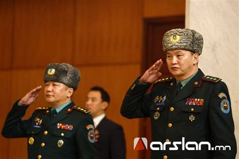 Зэвсэгт хүчний жанжин штабын даргаар С Ганбямбыг томилох тухай саналыг хэлэлцэж байна