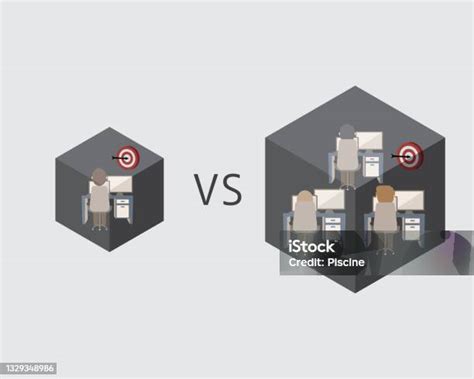 혼자 일하는 솔로프렌은 같은 목표를 달성하기 위해 팀으로 일하는 기업가와 비교합니다 기업가에 대한 스톡 벡터 아트 및 기타 이미지 기업가 남자 남자 사업가 Istock